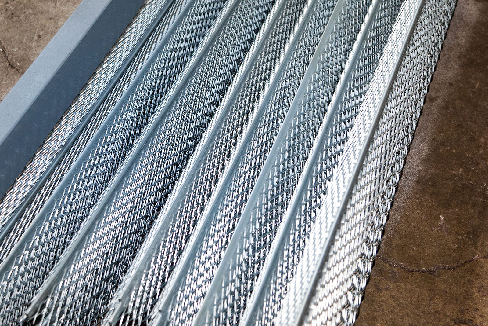 Angle Bead & Plaster Stop Bead Machine | Jun-en Enterprise Corp.